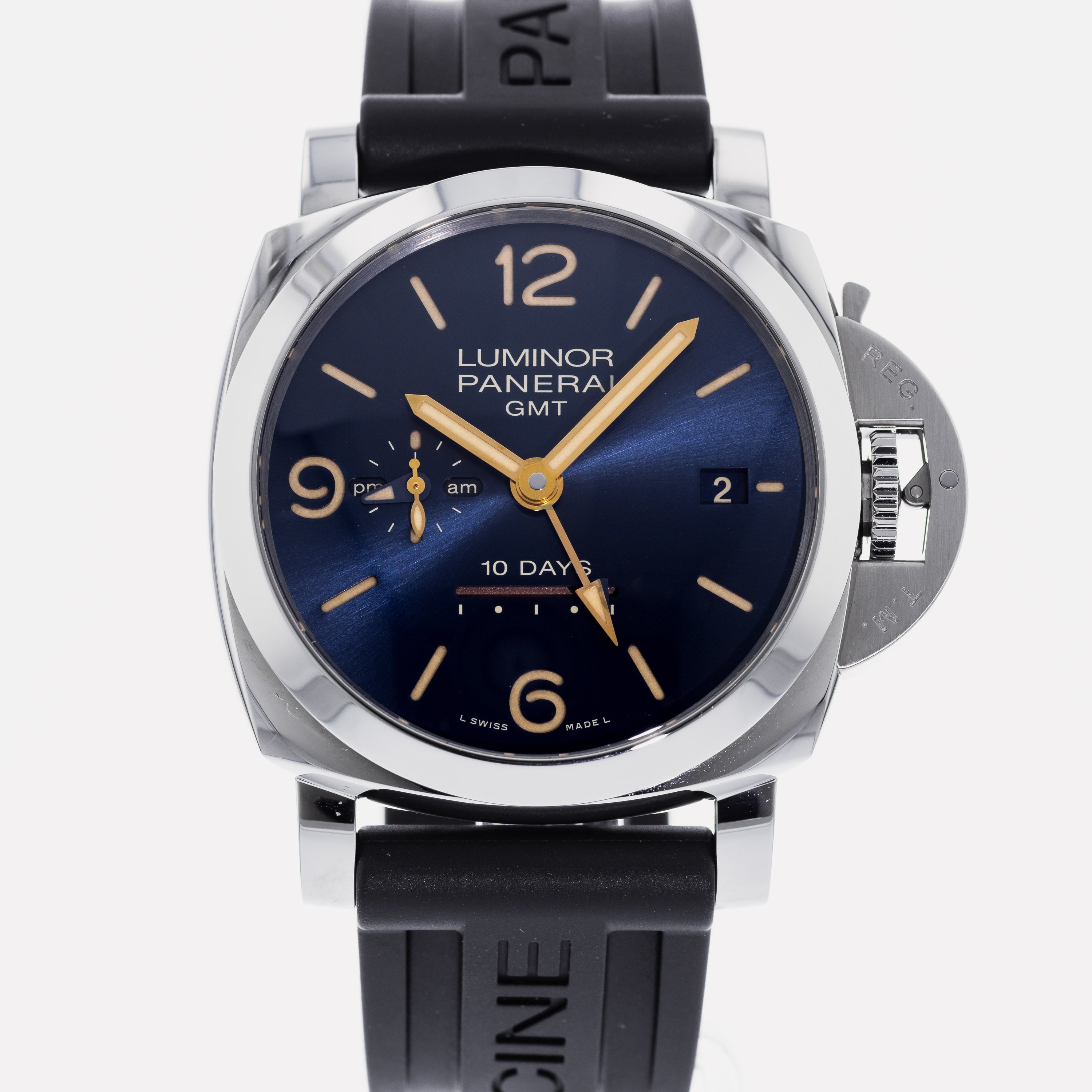 Panerai Luminor PAM 689 – HODINKEE Shop