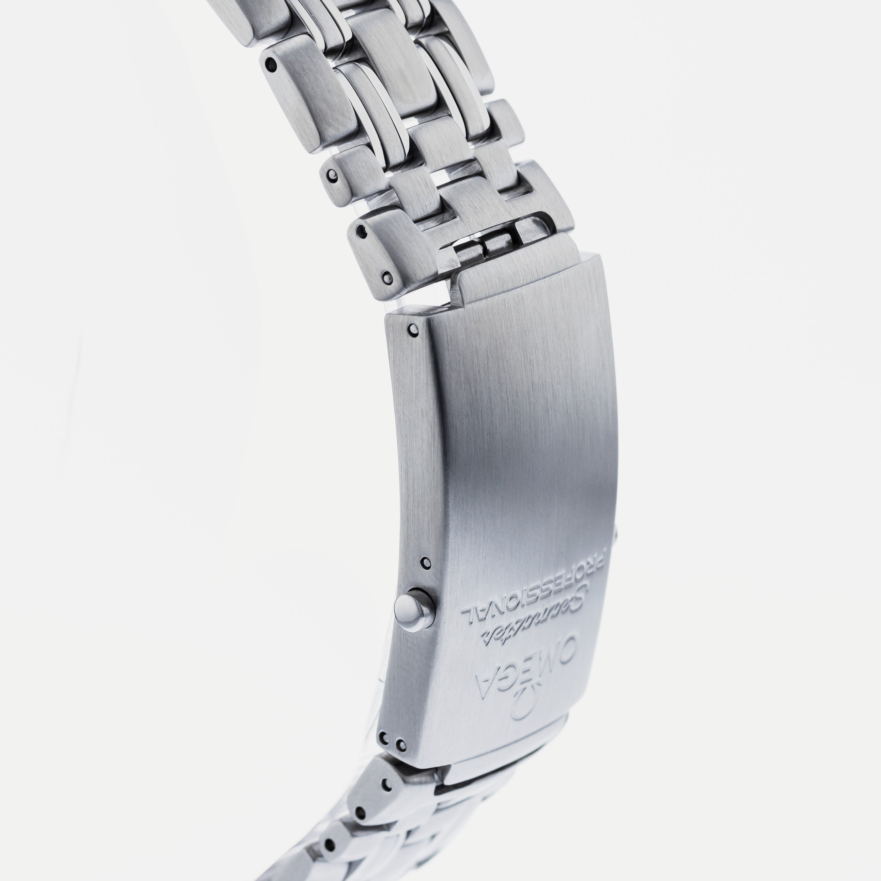 OMEGA Seamaster 300M James Bond 2541.80.00 – HODINKEE Shop OMEGA Seamaster 300M James Bond 2541.80.00 – HODINKEE Shop