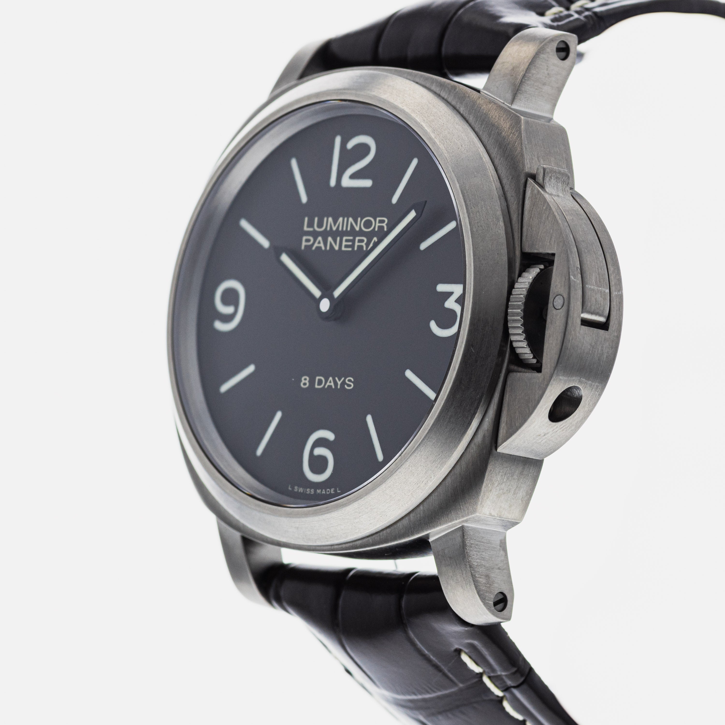 Panerai Luminor Base 8 Days Titanio PAM 562 – HODINKEE Shop